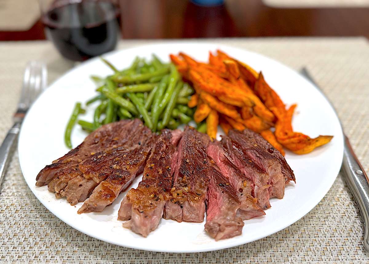 Garlic-Herb Seared Steak with Cast Iron Confidence - Recipes - Laki Maikaʻi